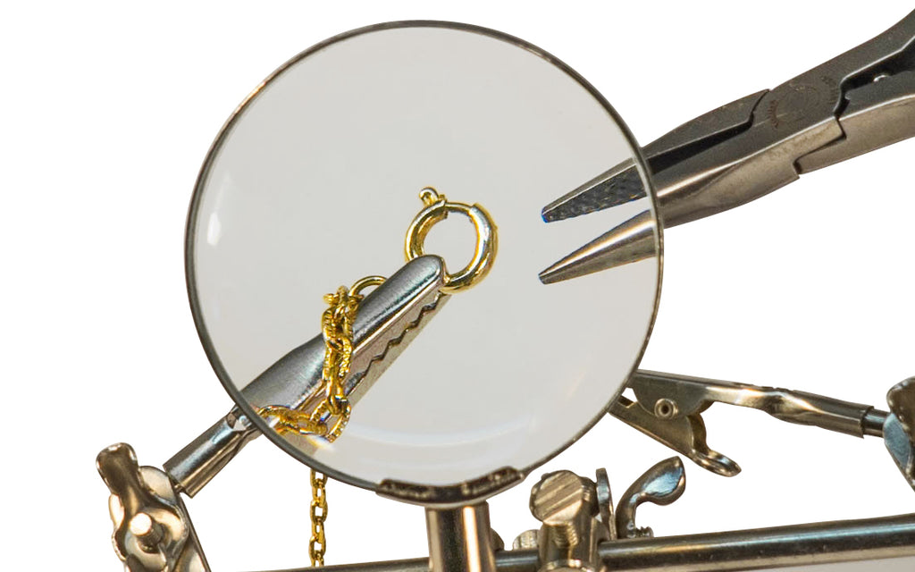 Helping Third Hand With Magnifying Glass